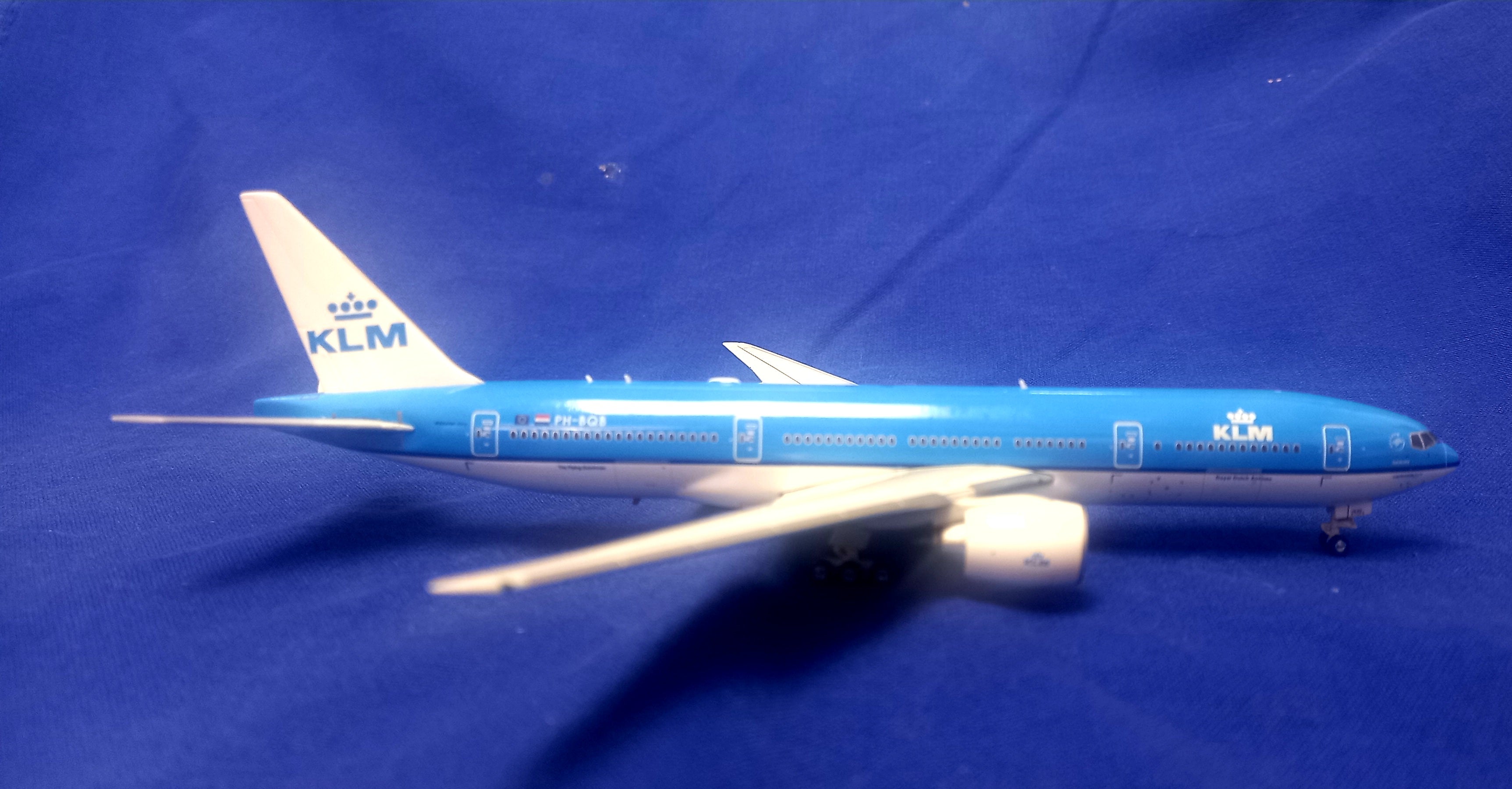Boeing 777-200ER KLM - 1/400 Scale Phoenix Models PH11053 – The ...